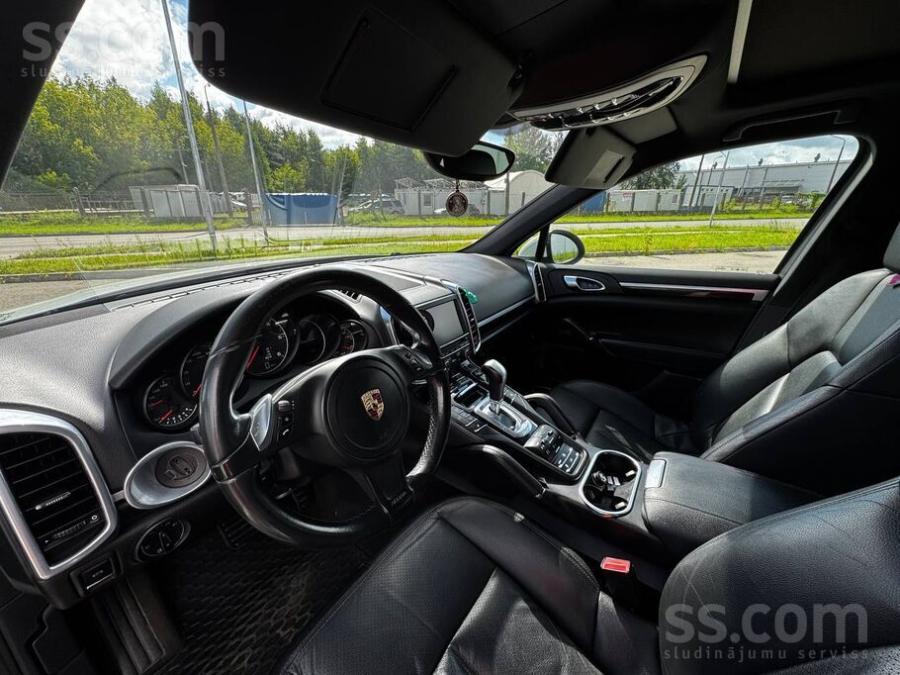 Balts Porsche Cayenne 2012 Daugavpils, ar dzinēja tilpumu 3.00 L un nobraukumu 261 tūkst. km par 16500 €, foto 8 vietnē AUTOMOTO.COM.LV