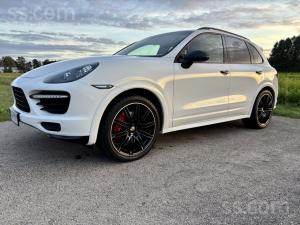 White Porsche Cayenne 2012 in Riga, with an engine capacity of 4.80 L and mileage of 146 thousand km for 21000 €, photo 4 on AUTOMOTO.COM.LV