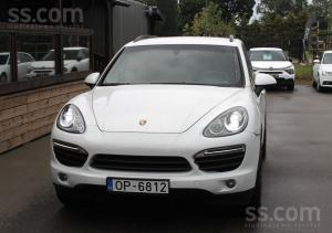 Balts Porsche Cayenne 2012 Rīga, ar dzinēja tilpumu 3.00 L un nobraukumu 0 tūkst. km par 14700 €, foto  vietnē AUTOMOTO.COM.LV