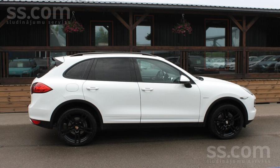 Balts Porsche Cayenne 2012 Rīga, ar dzinēja tilpumu 3.00 L un nobraukumu 0 tūkst. km par 14700 €, foto 12 vietnē AUTOMOTO.COM.LV