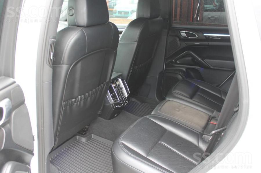 Balts Porsche Cayenne 2012 Rīga, ar dzinēja tilpumu 3.00 L un nobraukumu 0 tūkst. km par 14700 €, foto 15 vietnē AUTOMOTO.COM.LV