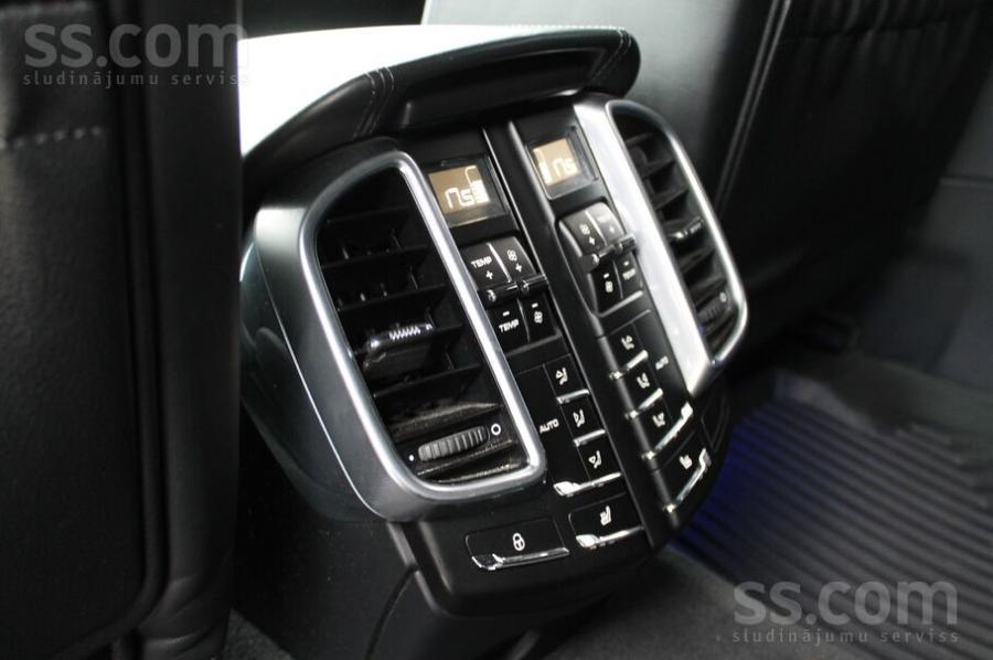 Balts Porsche Cayenne 2012 Rīga, ar dzinēja tilpumu 3.00 L un nobraukumu 0 tūkst. km par 14700 €, foto 16 vietnē AUTOMOTO.COM.LV