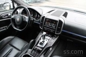 Balts Porsche Cayenne 2012 Rīga, ar dzinēja tilpumu 3.00 L un nobraukumu 0 tūkst. km par 14700 €, foto 18 vietnē AUTOMOTO.COM.LV