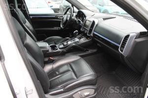 Balts Porsche Cayenne 2012 Rīga, ar dzinēja tilpumu 3.00 L un nobraukumu 0 tūkst. km par 14700 €, foto 19 vietnē AUTOMOTO.COM.LV