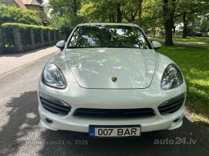 White Porsche Cayenne 2012 in Tartu, with an engine capacity of 4.80 L and mileage of 208 thousand km for 20500 €, photo 4 on AUTOMOTO.COM.LV