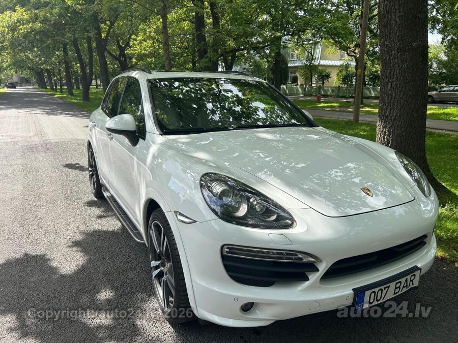 White Porsche Cayenne 2012 in Tartu, with an engine capacity of 4.80 L and mileage of 208 thousand km for 20500 €, photo 7 on AUTOMOTO.COM.LV