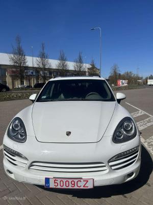 Balts Porsche Cayenne 2012 Anykščiai, ar dzinēja tilpumu 3.00 L un nobraukumu 252 tūkst. km par 8800 €, foto  vietnē AUTOMOTO.COM.LV