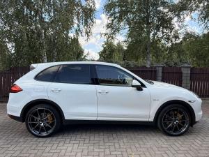 Balts Porsche Cayenne 2012 Palanga, ar dzinēja tilpumu 3.00 L un nobraukumu 80 tūkst. km par 16500 €, foto 3 vietnē AUTOMOTO.COM.LV