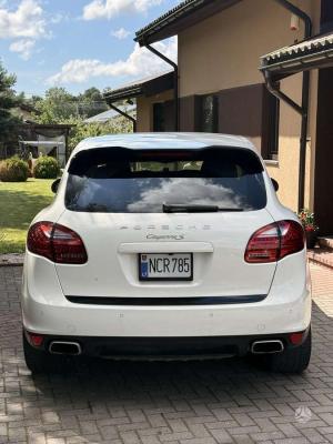 Balts Porsche Cayenne 2012 Palanga, ar dzinēja tilpumu 3.00 L un nobraukumu 80 tūkst. km par 16500 €, foto 4 vietnē AUTOMOTO.COM.LV
