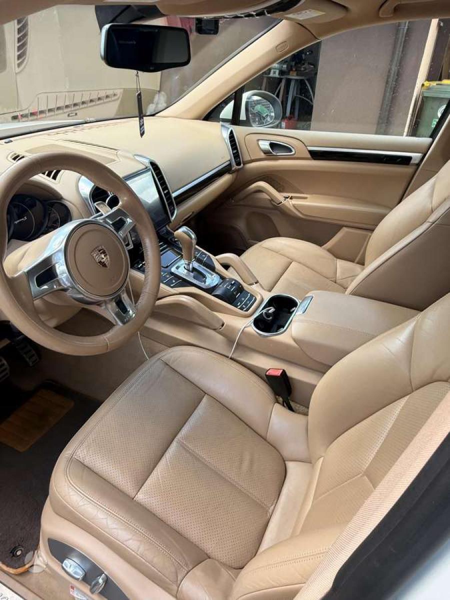 Balts Porsche Cayenne 2012 Palanga, ar dzinēja tilpumu 3.00 L un nobraukumu 80 tūkst. km par 16500 €, foto 6 vietnē AUTOMOTO.COM.LV