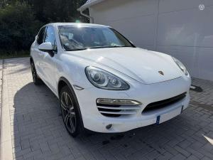 White Porsche Cayenne 2012 in Kaunas, with an engine capacity of 2.97 L and mileage of 270 thousand km for 9500 €, photo  on AUTOMOTO.COM.LV