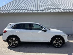 Balts Porsche Cayenne 2012 Kauņa, ar dzinēja tilpumu 2.97 L un nobraukumu 270 tūkst. km par 9500 €, foto 7 vietnē AUTOMOTO.COM.LV