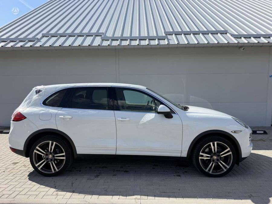 Balts Porsche Cayenne 2012 Kauņa, ar dzinēja tilpumu 2.97 L un nobraukumu 270 tūkst. km par 9500 €, foto 7 vietnē AUTOMOTO.COM.LV
