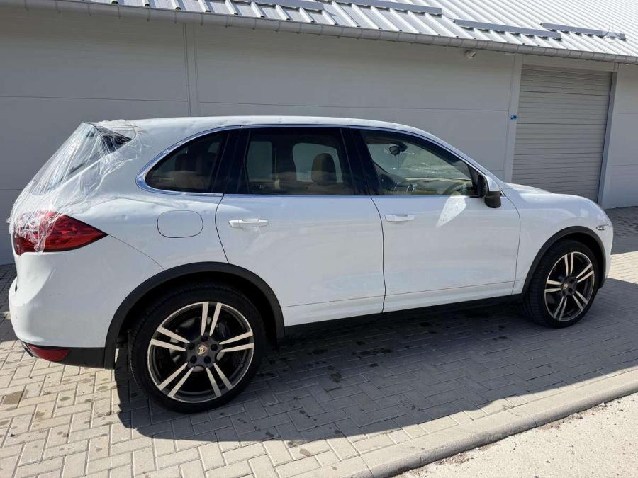 Balts Porsche Cayenne 2012 Kauņa, ar dzinēja tilpumu 2.97 L un nobraukumu 270 tūkst. km par 9500 €, foto 11 vietnē AUTOMOTO.COM.LV