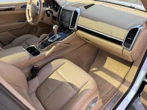 Balts Porsche Cayenne 2012 Kauņa, ar dzinēja tilpumu 2.97 L un nobraukumu 270 tūkst. km par 9500 €, foto 12 vietnē AUTOMOTO.COM.LV