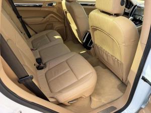 Balts Porsche Cayenne 2012 Kauņa, ar dzinēja tilpumu 2.97 L un nobraukumu 270 tūkst. km par 9500 €, foto 13 vietnē AUTOMOTO.COM.LV