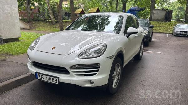 Balts Porsche Cayenne 2012 Rīga, ar dzinēja tilpumu 3.00 L un nobraukumu 255 tūkst. km par 14300 €, foto 1 vietnē AUTOMOTO.COM.LV