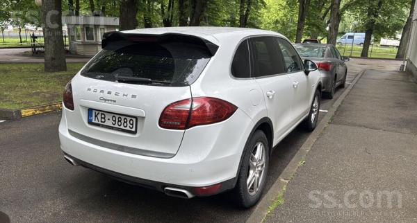 Balts Porsche Cayenne 2012 Rīga, ar dzinēja tilpumu 3.00 L un nobraukumu 255 tūkst. km par 14300 €, foto 4 vietnē AUTOMOTO.COM.LV