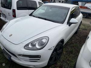 White Porsche Cayenne 2013 in Siauliai, with an engine capacity of 2.97 L and mileage of 146 thousand km for 10700 €, photo 2 on AUTOMOTO.COM.LV