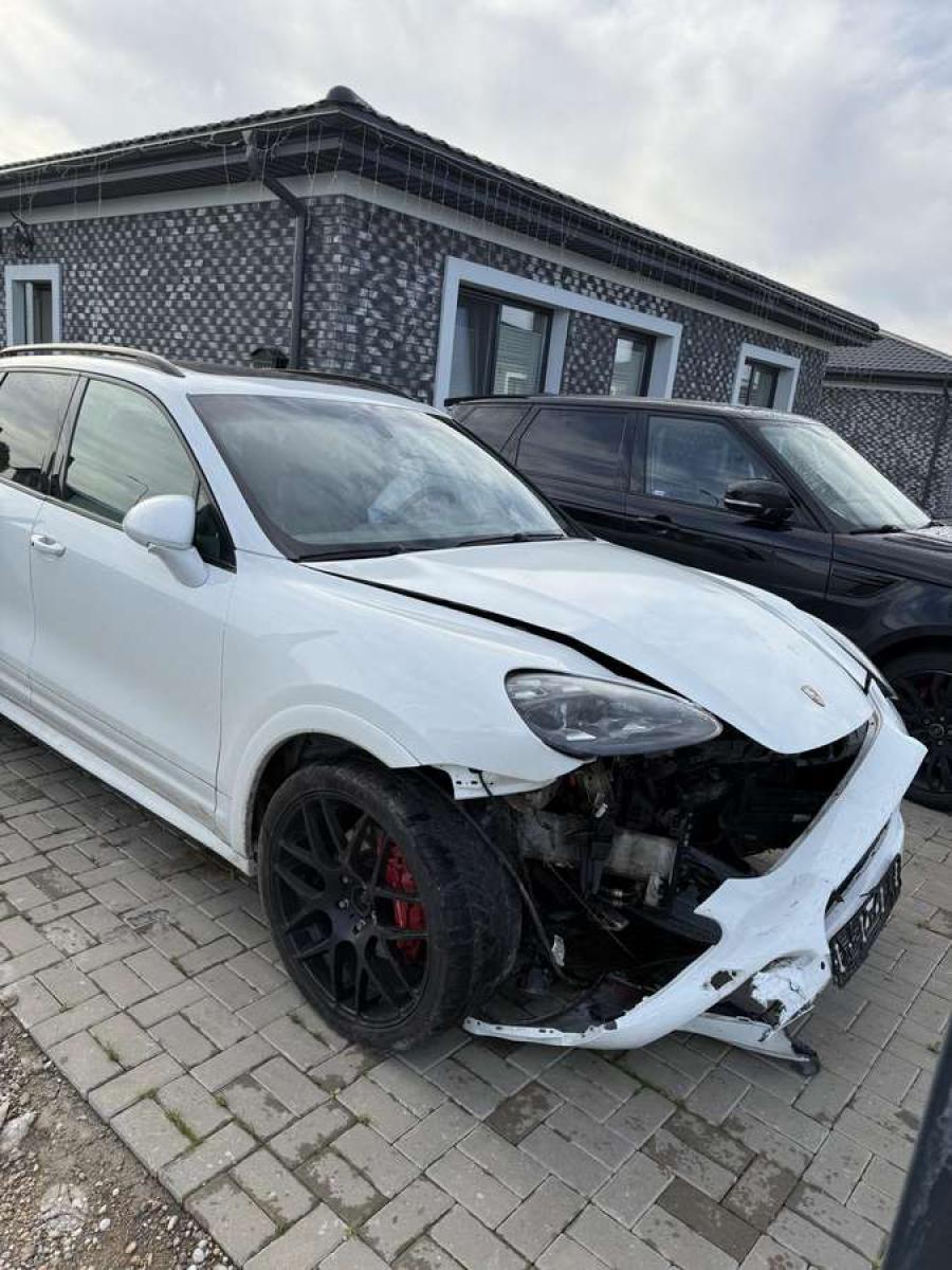 Balts Porsche Cayenne 2013 Kauņa, ar dzinēja tilpumu 4.81 L un nobraukumu 200 tūkst. km par 7800 €, foto 7 vietnē AUTOMOTO.COM.LV