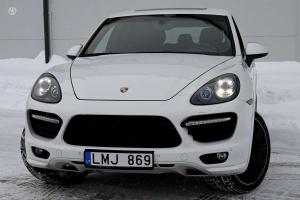 White Porsche Cayenne 2013 in Kretinga, with an engine capacity of 3.00 L and mileage of 158 thousand km for 16499 €, photo 2 on AUTOMOTO.COM.LV