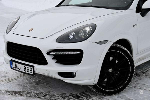 Balts Porsche Cayenne 2013 Kretinga, ar dzinēja tilpumu 3.00 L un nobraukumu 158 tūkst. km par 16499 €, foto 4 vietnē AUTOMOTO.COM.LV
