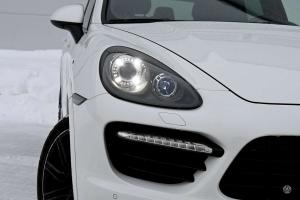 White Porsche Cayenne 2013 in Kretinga, with an engine capacity of 3.00 L and mileage of 158 thousand km for 16499 €, photo 8 on AUTOMOTO.COM.LV