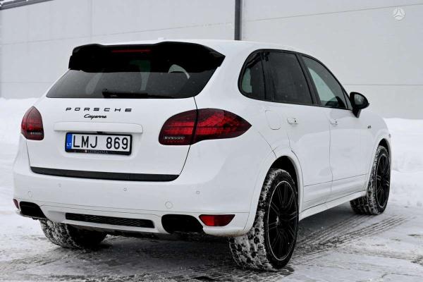 Balts Porsche Cayenne 2013 Kretinga, ar dzinēja tilpumu 3.00 L un nobraukumu 158 tūkst. km par 16499 €, foto 9 vietnē AUTOMOTO.COM.LV