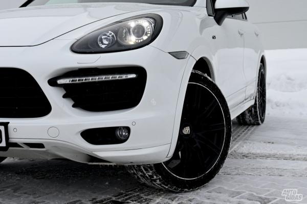 Balts Porsche Cayenne 2013 Kretinga, ar dzinēja tilpumu 3.00 L un nobraukumu 158 tūkst. km par 16499 €, foto 5 vietnē AUTOMOTO.COM.LV