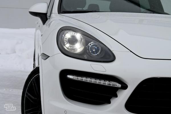 Balts Porsche Cayenne 2013 Kretinga, ar dzinēja tilpumu 3.00 L un nobraukumu 158 tūkst. km par 16499 €, foto 8 vietnē AUTOMOTO.COM.LV