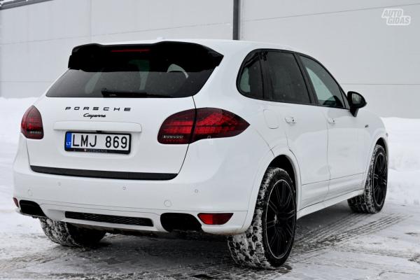 Balts Porsche Cayenne 2013 Kretinga, ar dzinēja tilpumu 3.00 L un nobraukumu 158 tūkst. km par 16499 €, foto 10 vietnē AUTOMOTO.COM.LV
