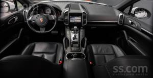 White Porsche Cayenne 2013 in Jelgava, with an engine capacity of 3.00 L and mileage of 99 thousand km for 19922 €, photo 8 on AUTOMOTO.COM.LV