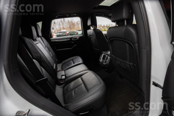 Balts Porsche Cayenne 2013 Jelgava, ar dzinēja tilpumu 3.00 L un nobraukumu 99 tūkst. km par 19922 €, foto 8 vietnē AUTOMOTO.COM.LV