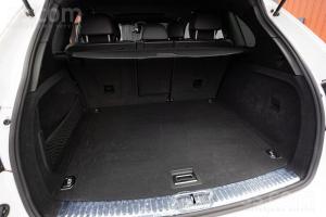 White Porsche Cayenne 2013 in Jelgava, with an engine capacity of 3.00 L and mileage of 99 thousand km for 19922 €, photo 23 on AUTOMOTO.COM.LV