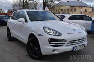 White Porsche Cayenne 2013 in Kuldiga, with an engine capacity of 3.00 L and mileage of 0 thousand km for 21750 €, photo 5 on AUTOMOTO.COM.LV