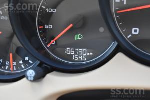 White Porsche Cayenne 2013 in Kuldiga, with an engine capacity of 3.00 L and mileage of 0 thousand km for 21750 €, photo 18 on AUTOMOTO.COM.LV