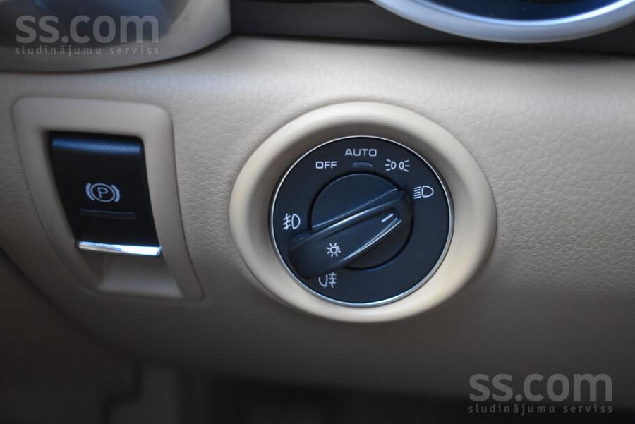 White Porsche Cayenne 2013 in Kuldiga, with an engine capacity of 3.00 L and mileage of 0 thousand km for 21750 €, photo 21 on AUTOMOTO.COM.LV