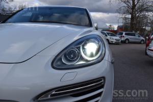 White Porsche Cayenne 2013 in Kuldiga, with an engine capacity of 3.00 L and mileage of 0 thousand km for 21750 €, photo 27 on AUTOMOTO.COM.LV