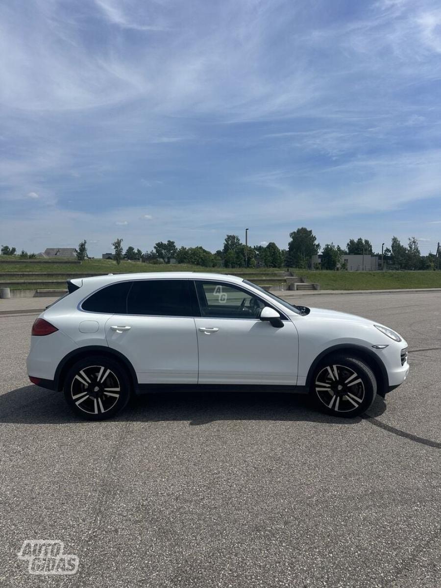 Balts Porsche Cayenne 2013 Molėtai, ar dzinēja tilpumu 3.00 L un nobraukumu 251 tūkst. km par 14750 €, foto 5 vietnē AUTOMOTO.COM.LV