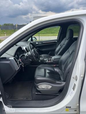 Balts Porsche Cayenne 2013 Molėtai, ar dzinēja tilpumu 3.00 L un nobraukumu 251 tūkst. km par 14750 €, foto 10 vietnē AUTOMOTO.COM.LV