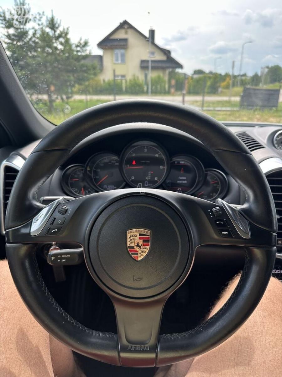 Balts Porsche Cayenne 2013 Molėtai, ar dzinēja tilpumu 3.00 L un nobraukumu 251 tūkst. km par 14750 €, foto 13 vietnē AUTOMOTO.COM.LV