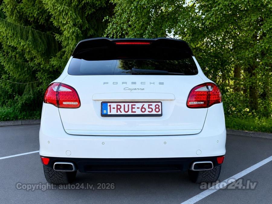 Balts Porsche Cayenne 2013 Pērnava, ar dzinēja tilpumu 3.00 L un nobraukumu 275 tūkst. km par 14700 €, foto 5 vietnē AUTOMOTO.COM.LV