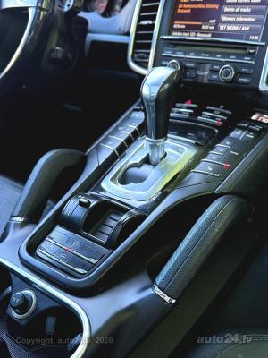 Balts Porsche Cayenne 2013 Pērnava, ar dzinēja tilpumu 3.00 L un nobraukumu 275 tūkst. km par 14700 €, foto 11 vietnē AUTOMOTO.COM.LV