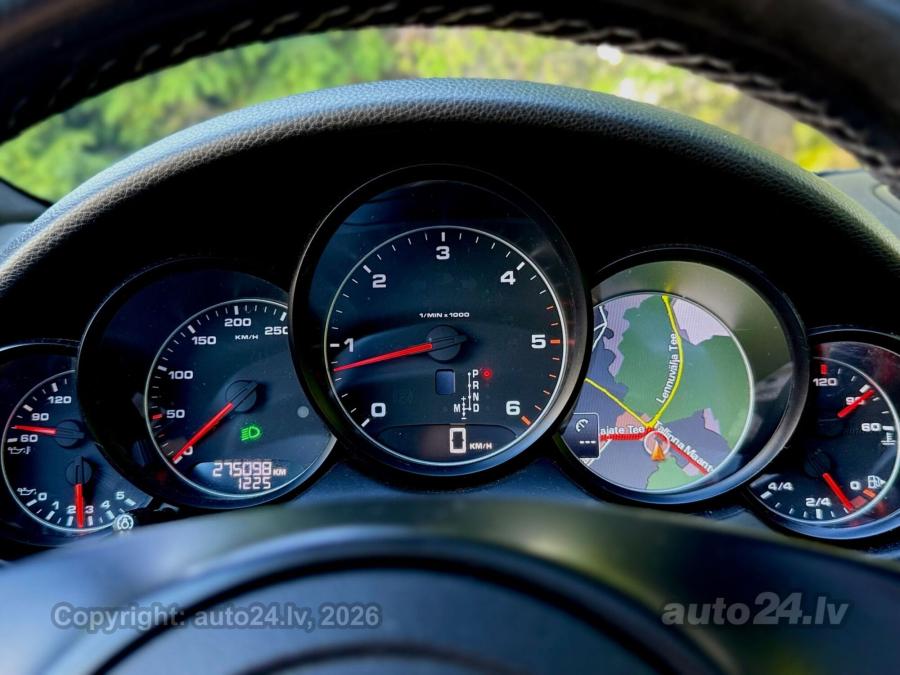 Balts Porsche Cayenne 2013 Pērnava, ar dzinēja tilpumu 3.00 L un nobraukumu 275 tūkst. km par 14700 €, foto 13 vietnē AUTOMOTO.COM.LV