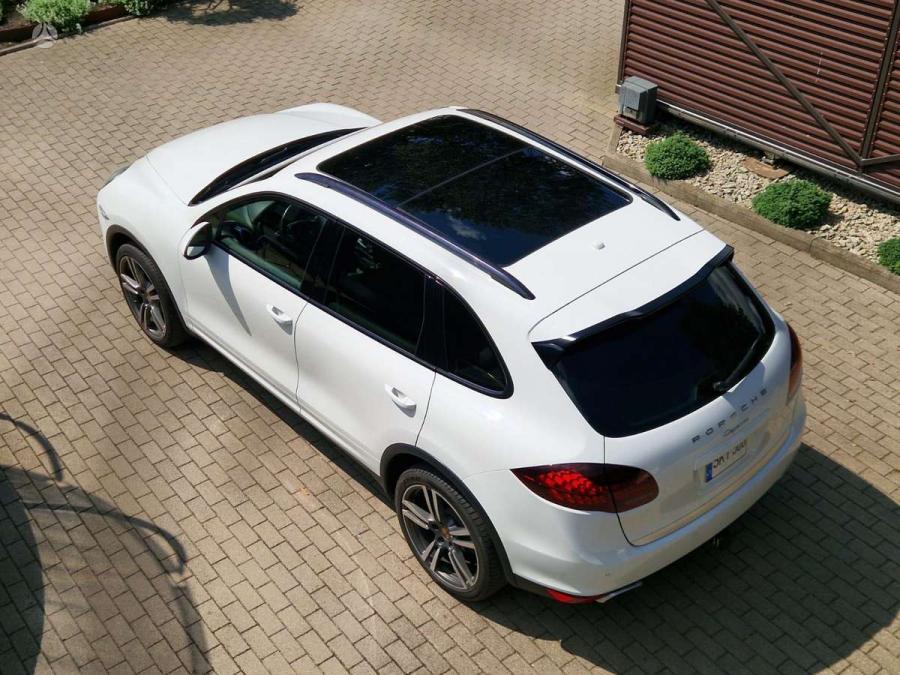 Balts Porsche Cayenne 2013 Kauņa, ar dzinēja tilpumu 2.97 L un nobraukumu 210 tūkst. km par 15500 €, foto 1 vietnē AUTOMOTO.COM.LV