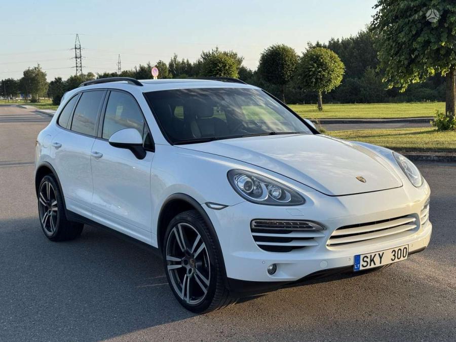 Balts Porsche Cayenne 2013 Kauņa, ar dzinēja tilpumu 2.97 L un nobraukumu 210 tūkst. km par 15500 €, foto 3 vietnē AUTOMOTO.COM.LV