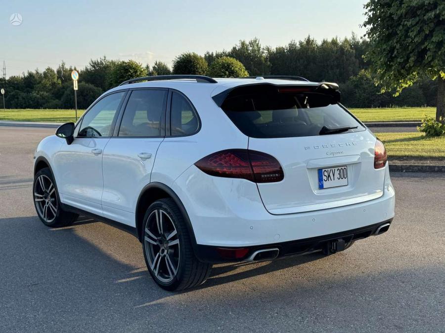 Balts Porsche Cayenne 2013 Kauņa, ar dzinēja tilpumu 2.97 L un nobraukumu 210 tūkst. km par 15500 €, foto 4 vietnē AUTOMOTO.COM.LV