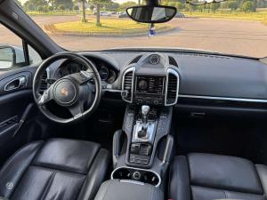 Balts Porsche Cayenne 2013 Kauņa, ar dzinēja tilpumu 2.97 L un nobraukumu 210 tūkst. km par 15500 €, foto 10 vietnē AUTOMOTO.COM.LV