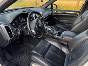 Balts Porsche Cayenne 2013 Kauņa, ar dzinēja tilpumu 2.97 L un nobraukumu 210 tūkst. km par 15500 €, foto 12 vietnē AUTOMOTO.COM.LV