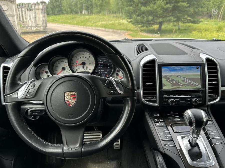 Balts Porsche Cayenne 2013 Kauņa, ar dzinēja tilpumu 4.13 L un nobraukumu 289 tūkst. km par 15950 €, foto 7 vietnē AUTOMOTO.COM.LV